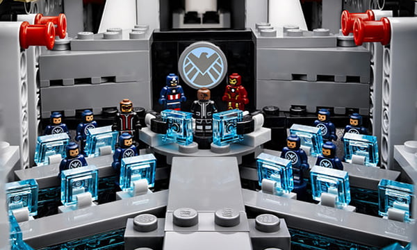 First Look: Lego Made A 2,996-Piece Set Of Avengers' SHIELD Helicarrier ...