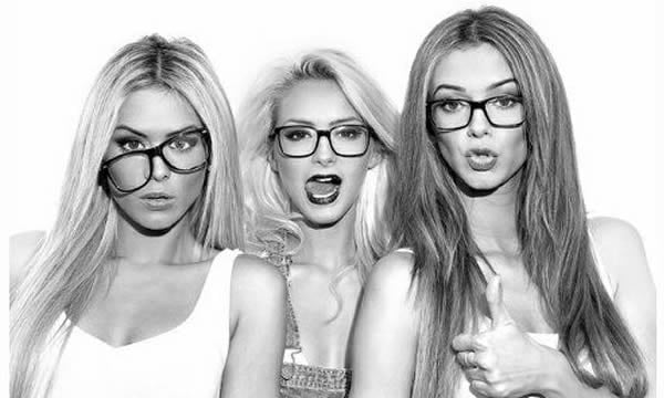 Retegan Sisters (Denise, Daniela, Diana) - 9GAG