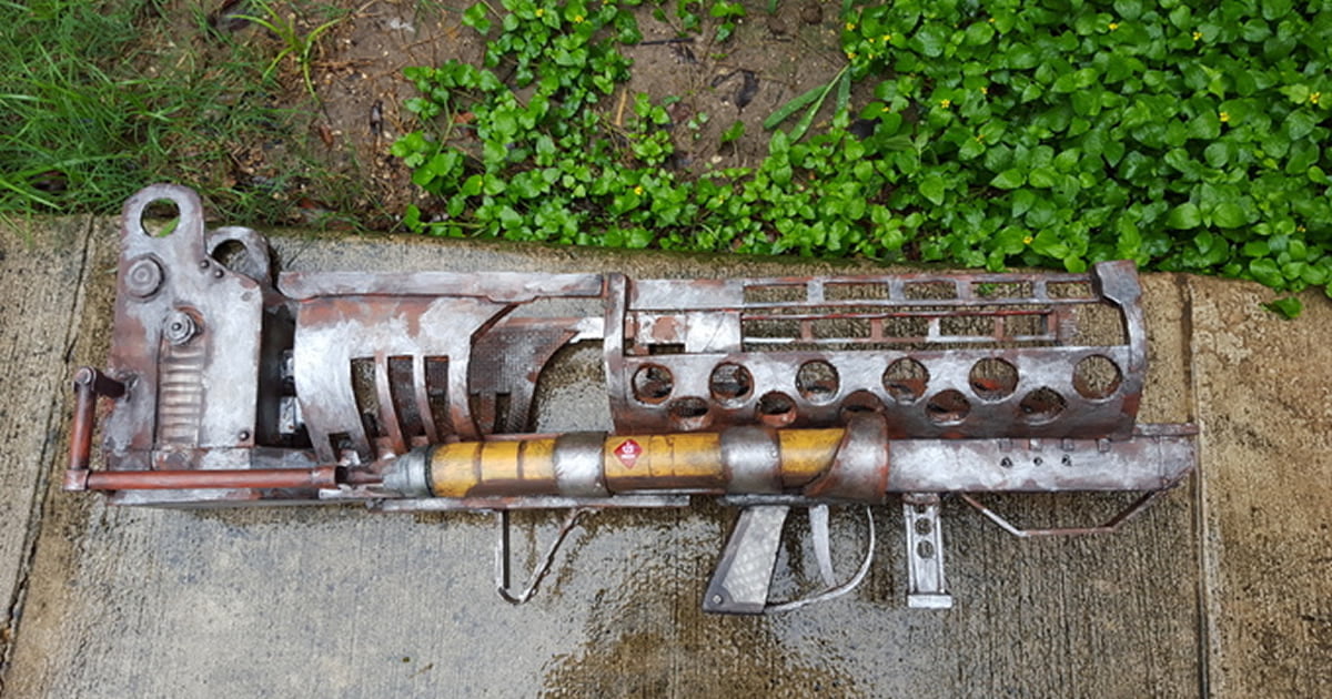 I built a Fatman Mini Nuke Launcher from Fallout 4. - 9GAG