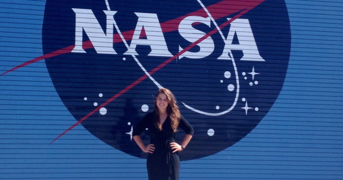 My job: NASA aerospace engineer! - 9GAG