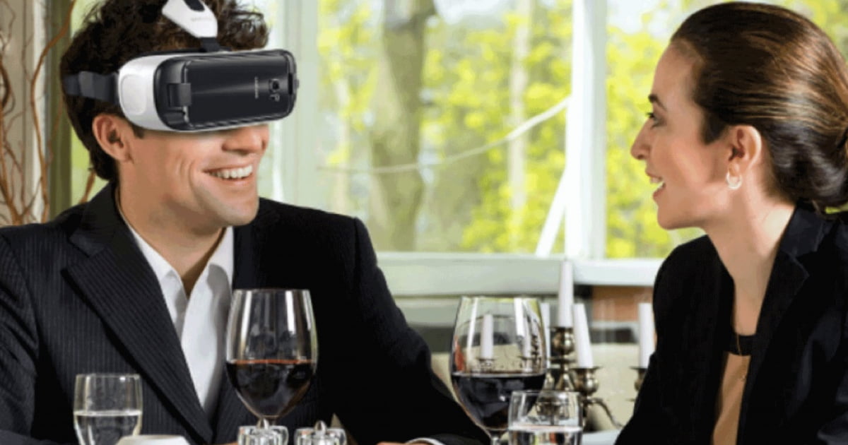 12 Weird Things You Didn't Know VR Was Being Used For - 9GAG