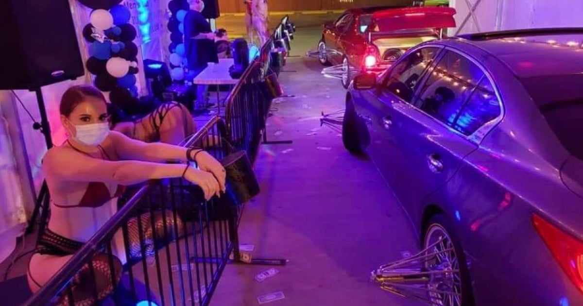 Texas' First Drive-Thru Strip Club Offers Dances To Drivers From Behind Steel Barricades - 9GAG