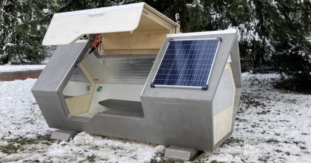 German Town Installs Sleep Pods To Give Homeless People Protection - 9GAG