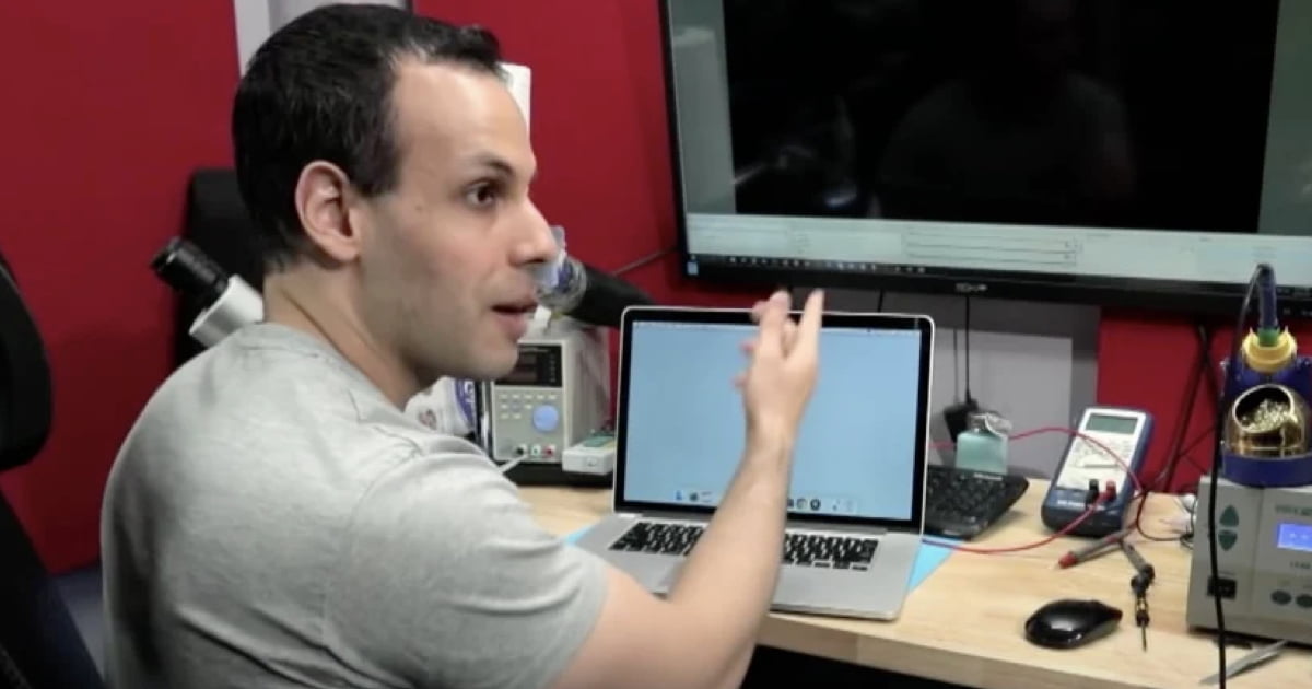 Computer Repair Shop Owner Fixes Macbook Pro In Less Than Two Minutes ...