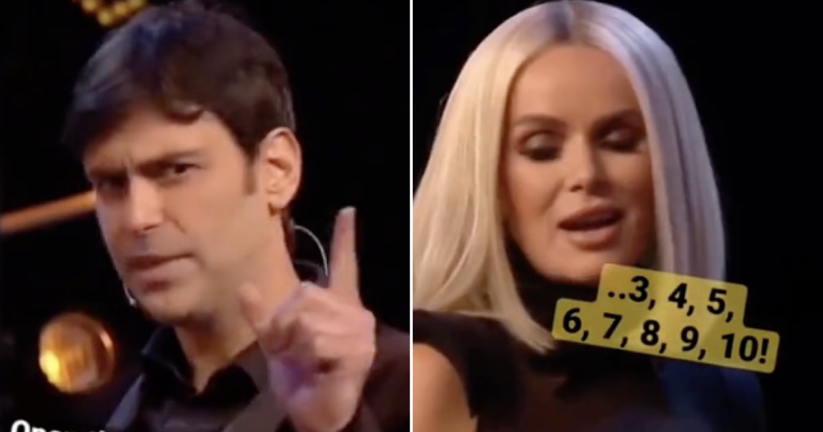 A magic trick - 9GAG