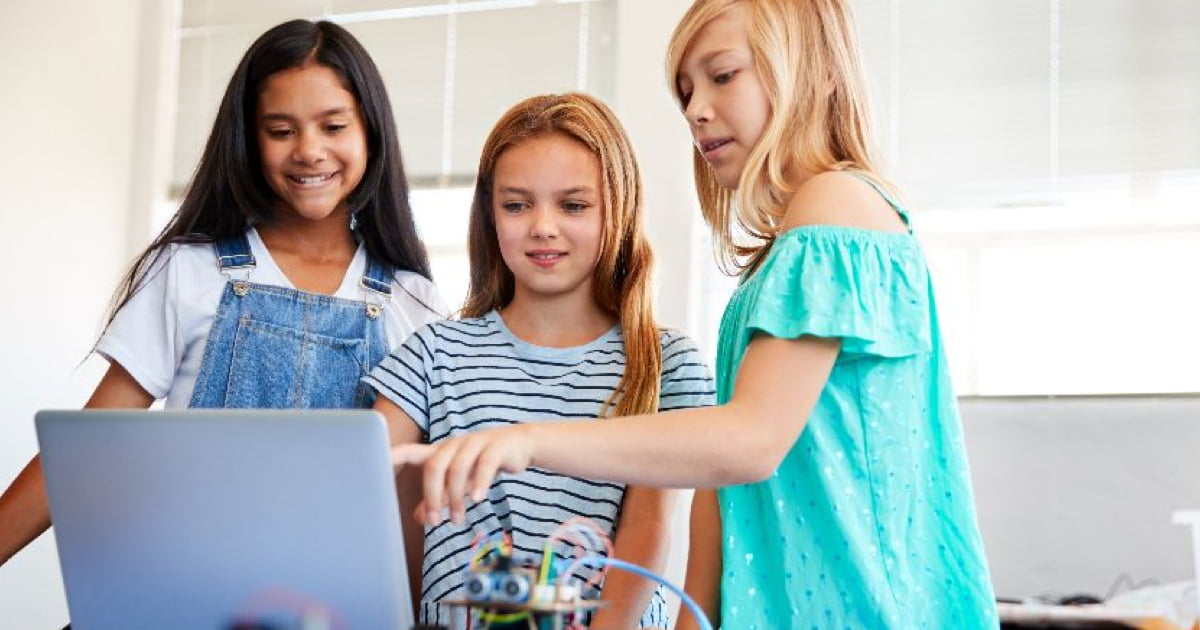 'Girls Who Code' Book Series Banned In Some US Classrooms - 9GAG