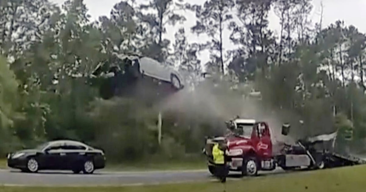 Florida Driver's Car Flies Off Tow Truck Ramp, Rockets 36m Down Highway ...