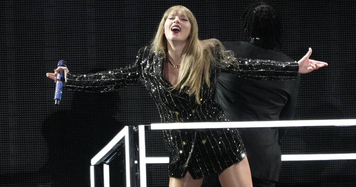 Taylor Swift Breaks Spotify Records For Most Streamed Album In A Single ...