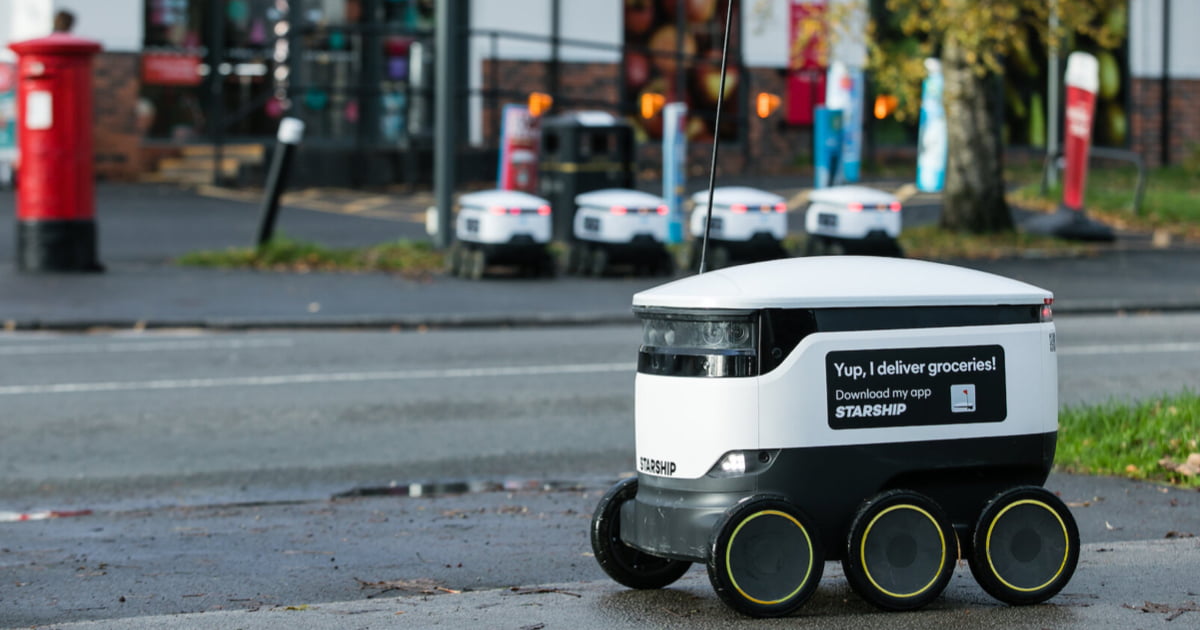 Food Delivery Robot Crashes Into Car, Flees Scene - 9GAG