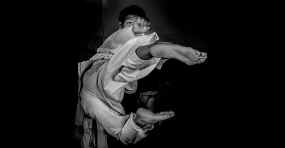 This 1080 Degree Kick Is Totally Insane - 9GAG