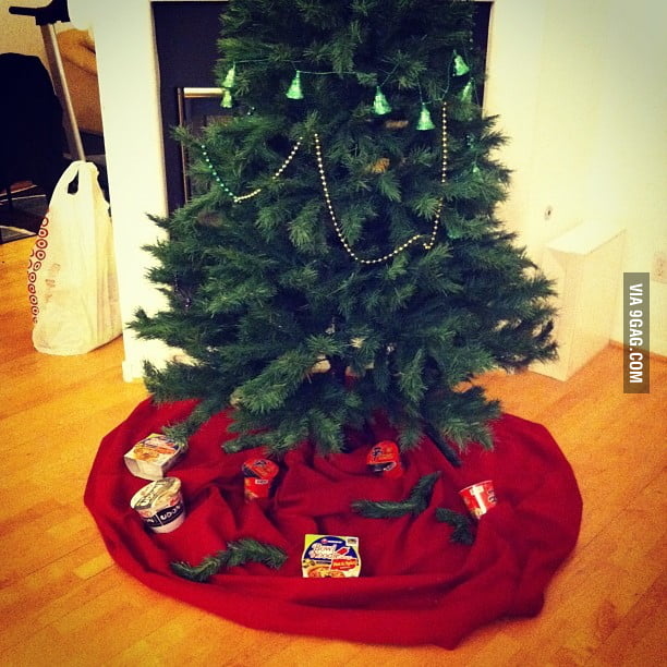 Korean Christmas Tree -- RAMEN! - 9GAG