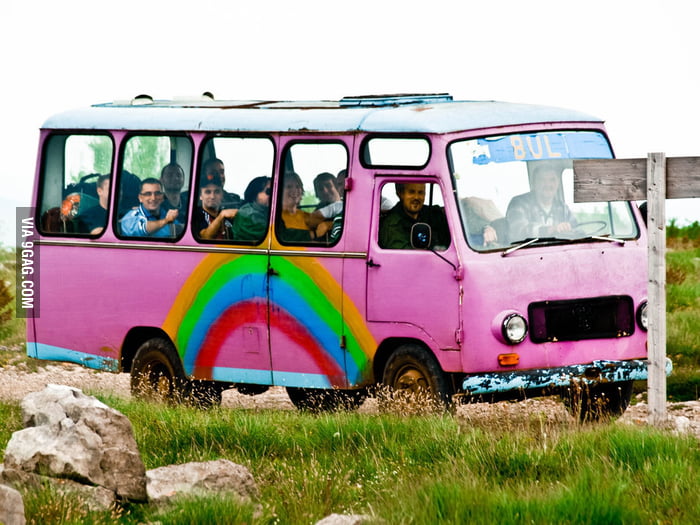 Pink mini bus - 9GAG