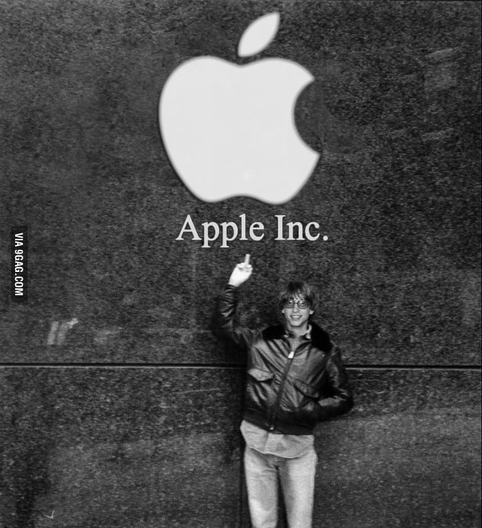 Just Bill Gates giving his middle finger to Apple... - 9GAG