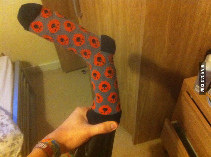 Does anybody else dry their socks like this? - 9GAG