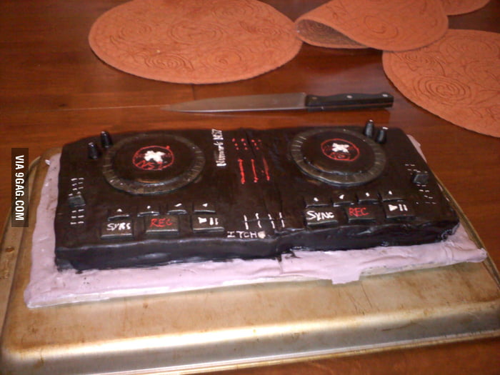 Handmade Numark NS7 DJ turntable - 9GAG