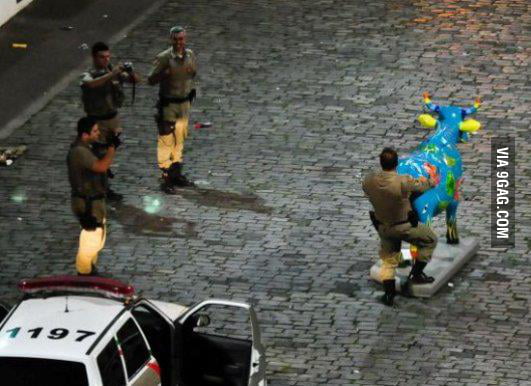 F**k da' police...You're doing it wrong ! - 9GAG