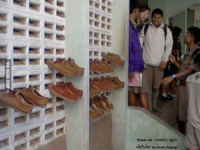 Just an ordinary shoes shelf. - 9GAG