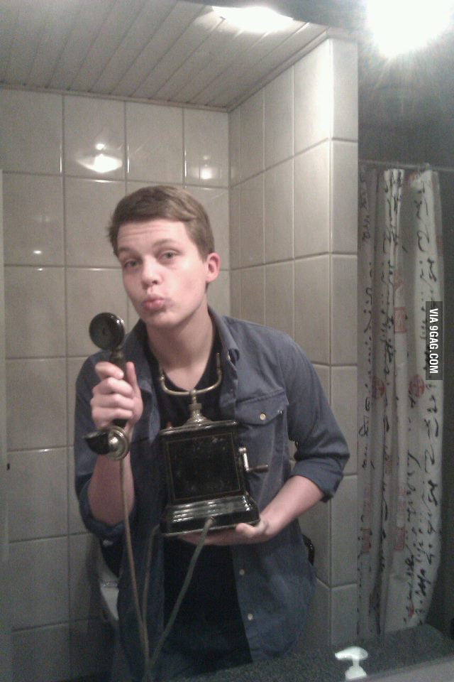 Just duckface hunt..... Wait what! - 9GAG