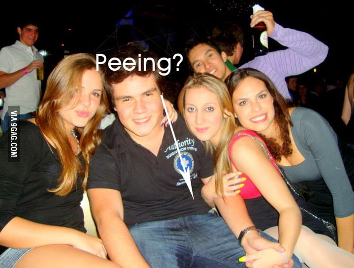 Peeing with girls - 9GAG