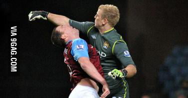 Buddy face palm lvl over 9000!! - 9GAG