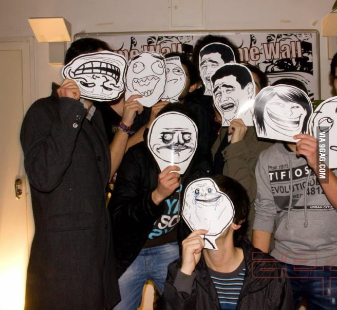 Trolling on a meme party in Portugal - 9GAG