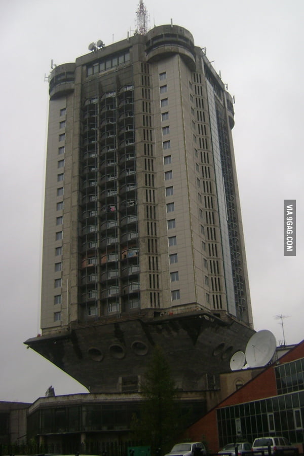 Epic Inverted Building - 9GAG