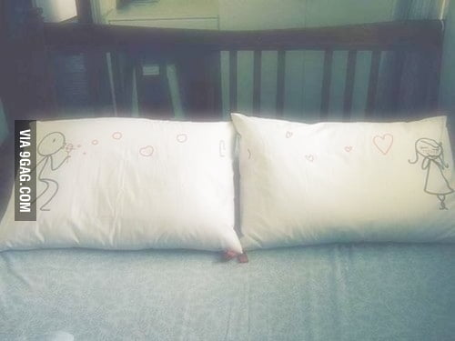 Morning Cuddle. - 9GAG