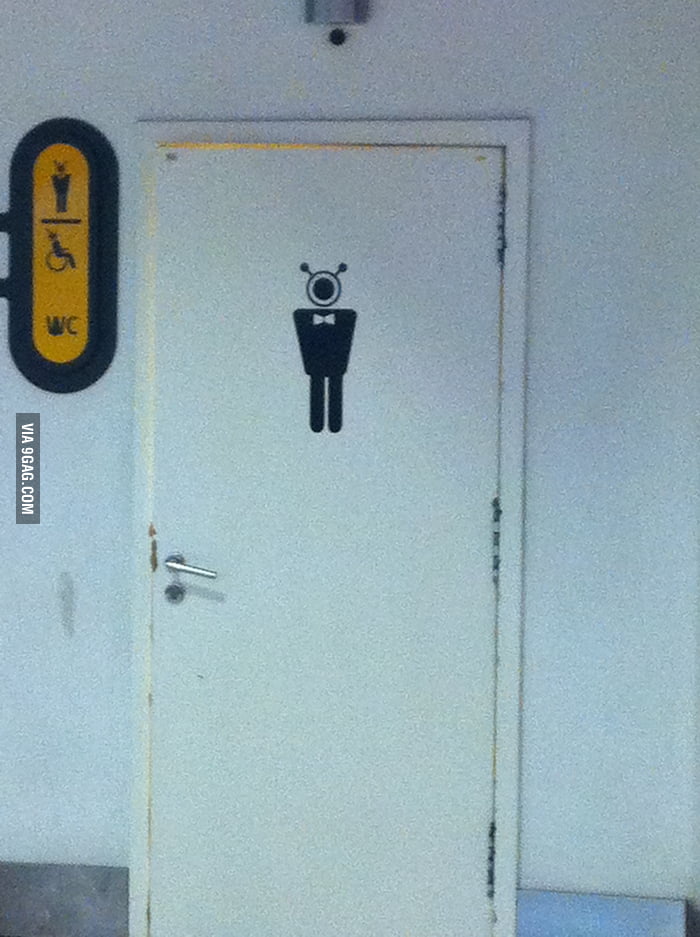 A bathroom for Aliens - 9GAG