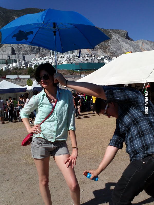 Friendzone Level: Concert - 9GAG