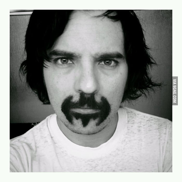 NA NA NA NA NA NA NA NA NA... BAT STACHE ! - 9GAG