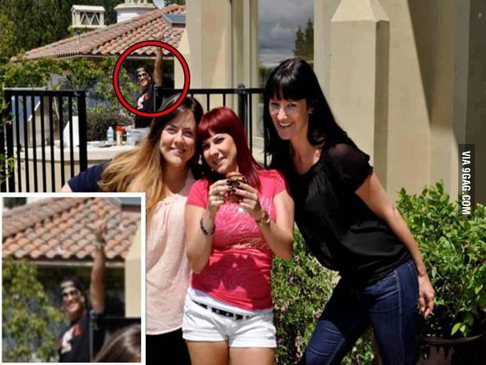 Photobomb level: Slash - 9GAG