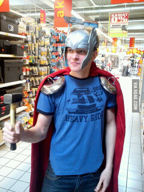 I met Thor today in the supermarket - 9GAG