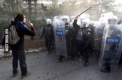 Meanwhile in Turkey - 9GAG