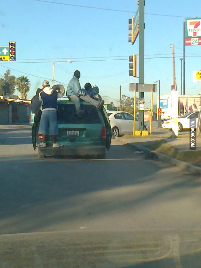 Meanwhile in Mexico... - 9GAG