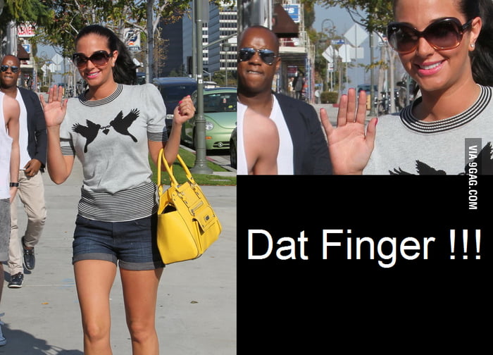 Dat Finger !! - 9GAG
