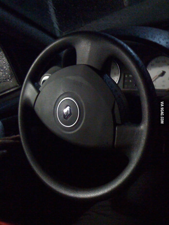 Happy steering wheel is happy - 9GAG