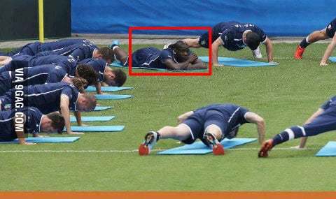Balotelli Doing Push Ups at Training - 9GAG