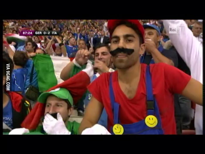 BEST. SUPPORTERS. EVER. - 9GAG