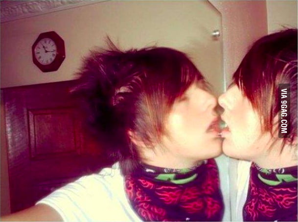 Forever alone lvl : Emo - 9GAG