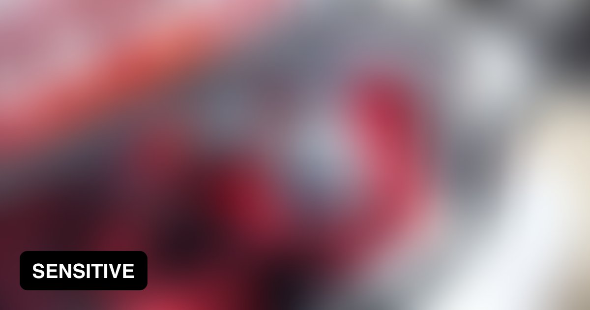 That is one of the most awkward stuff I've seen...... - 9GAG