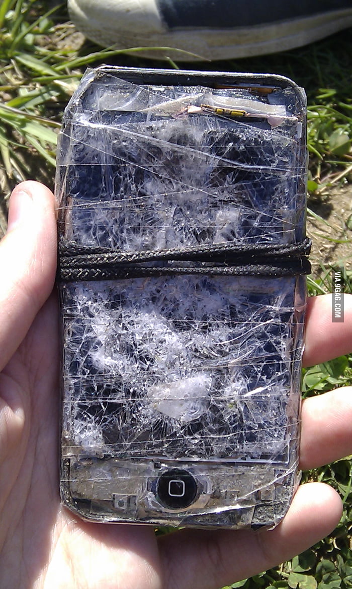 I think my iPod is destroyed - 9GAG