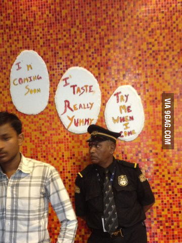 Security guard's thought clouds caught on camera - 9GAG