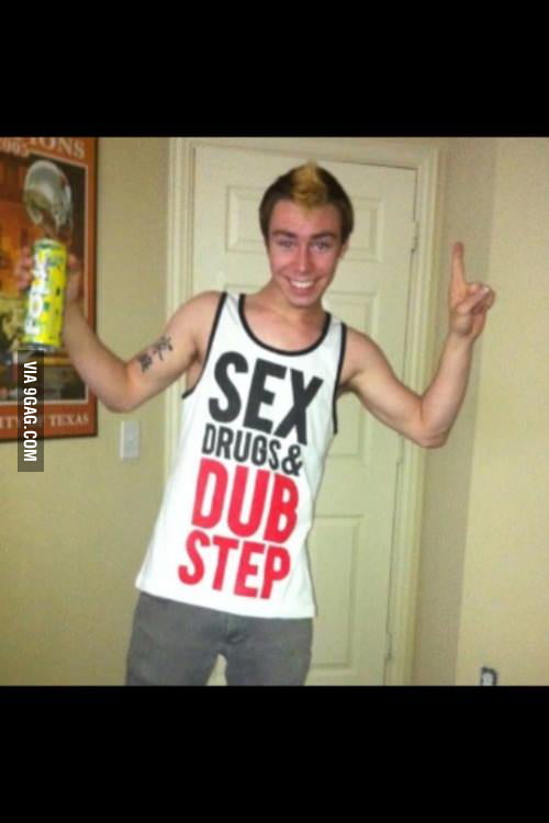 And The World’s Biggest Douche award goes to… - 9GAG