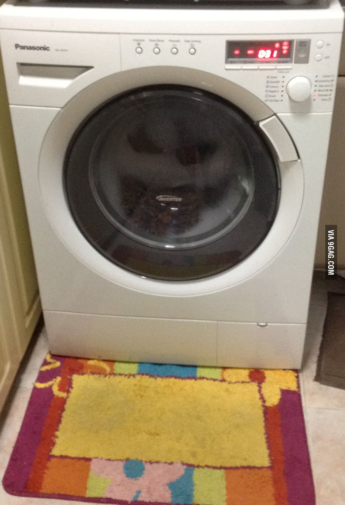 I think my washing machine is possessed. - 9GAG