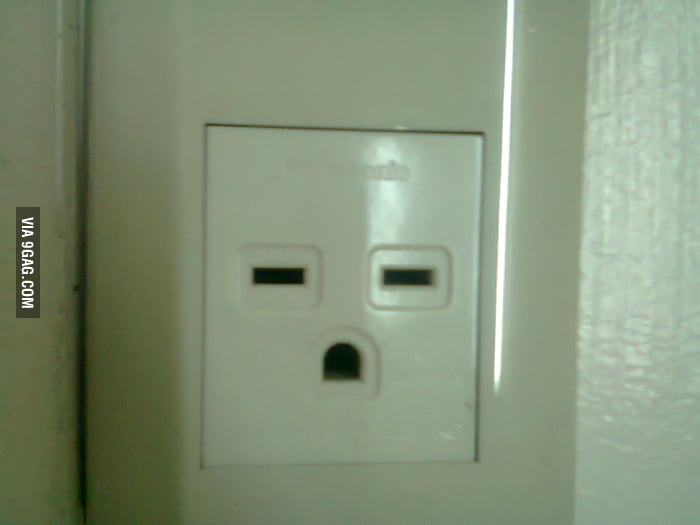 Yawning Asian Socket - 9GAG