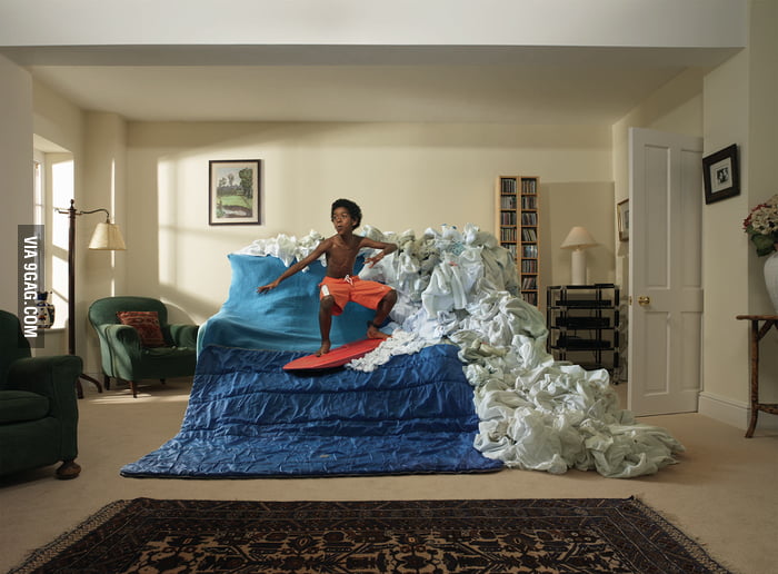 Couch Surfing - 9GAG