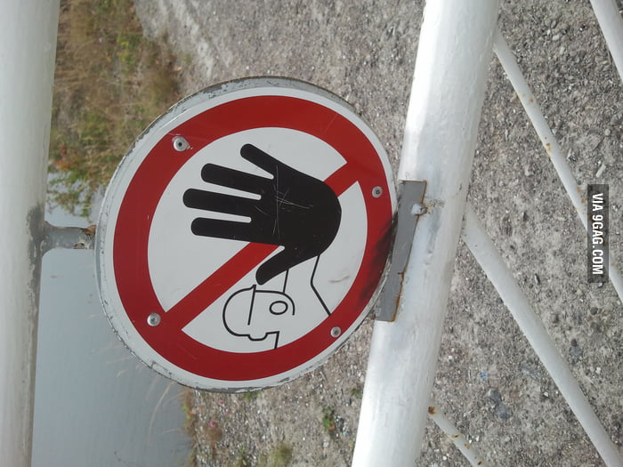 No 'high-fives' in this area! - 9GAG