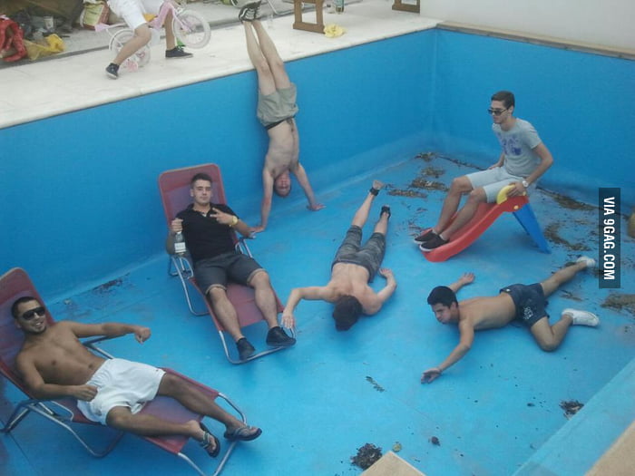 Epic swimming pool - 9GAG