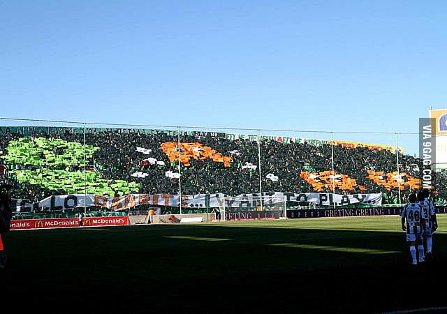 Omonoia Gate 9 Fans Coreo - 9GAG