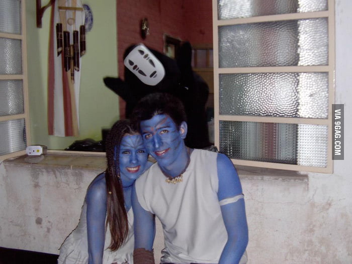 Photobomb level Chihiro - 9GAG